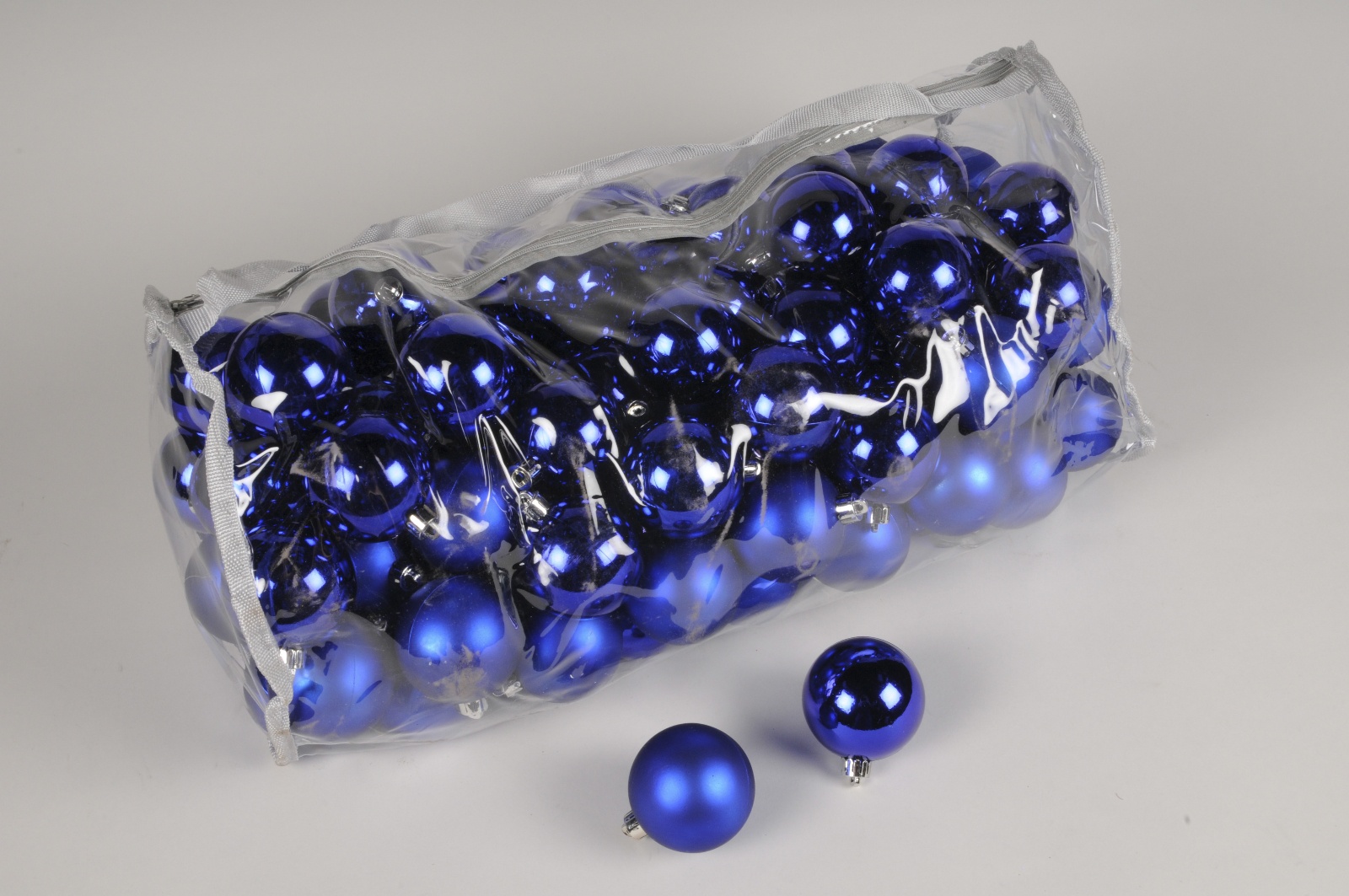 Bag of 100 plastic balls blue D6cm